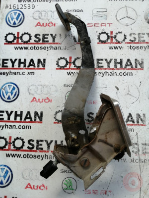 Mitsubishi L200 2014 Debriyaj Pedalı otocikma.com' da - 1612539