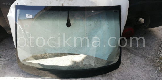 Audi Q7 Ön Cam Hatasız Orjinal Çıkma otocikma.com' da - 990099