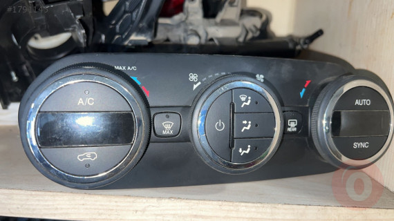 Jeep Renegade Kalorifer Kumanda Paneli otocikma.com' da - 1791145