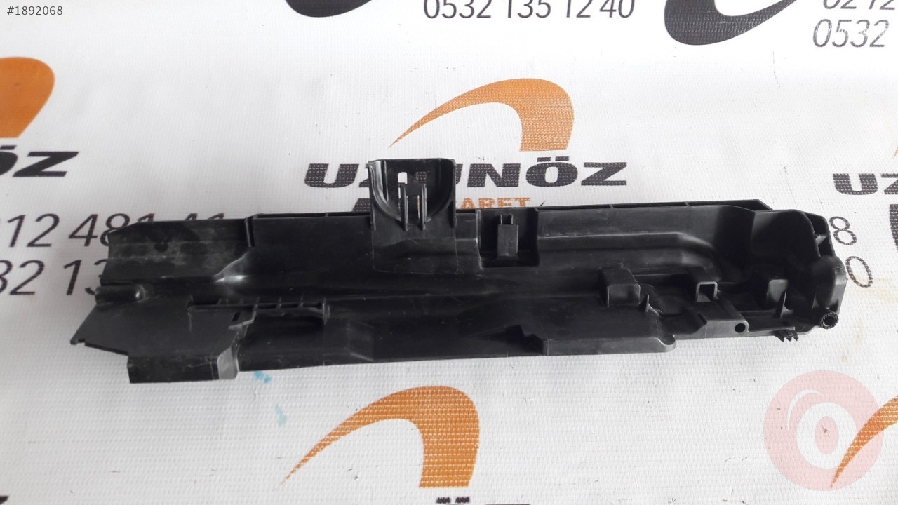 BMW E81 E84 E87 E90 E92 E93 RADYATÖR BRAKETİ SAĞ 17107524914 Çıkma ...