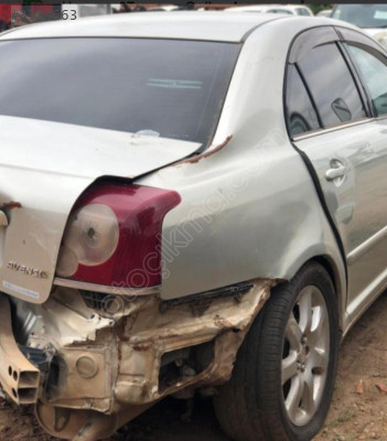 Toyota Avensis Silecek Suyu Deposu İstanbul Anadolu | otocikma.com