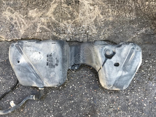 Bmw E90 Benzinli Yakıt Deposu otocikma.com' da - 3802077
