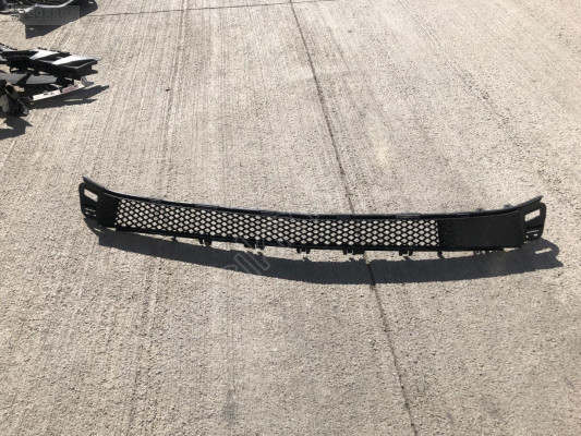 Mercedes E Seri̇ W213 Exclusi̇ve Alt Orta Izgara 2138858803 Çıkma Yedek ...