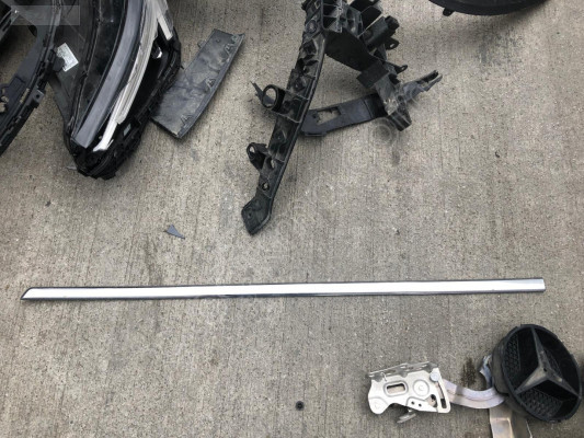 Mercedes Glk X204 Amg Sağ Ön Kapı Çıtası 2047200680 otocikma.com' da ...