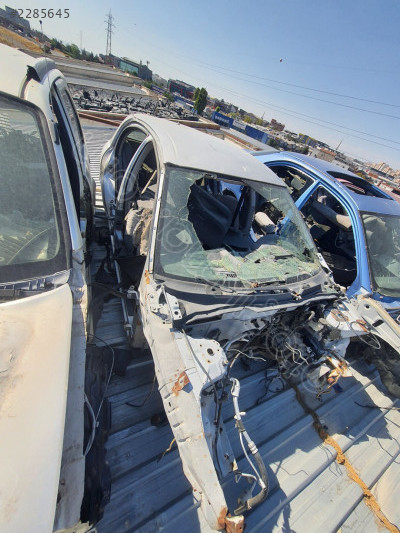 Nissan Almera Tavan Sacı Orjınal Çıkma otocikma.com' da - 2285645