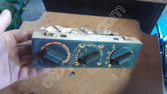 Renault 21 Kalorifer Kontrol Paneli Yedek Parça otocikma.com' da - 2610950